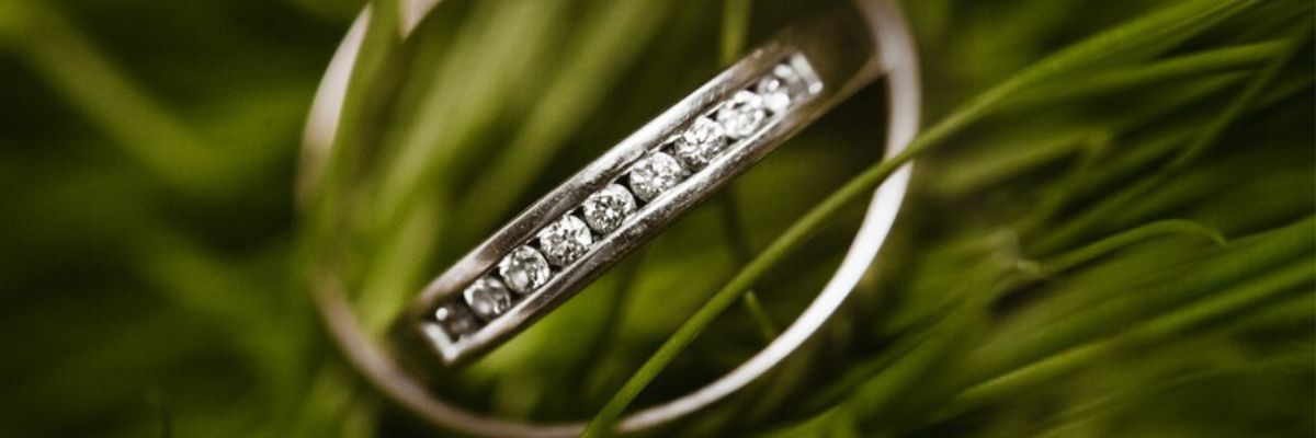 Fakta Cincin Bahan Titanium yang Perlu Kamu Tahu! – EMRYS INDONESIA